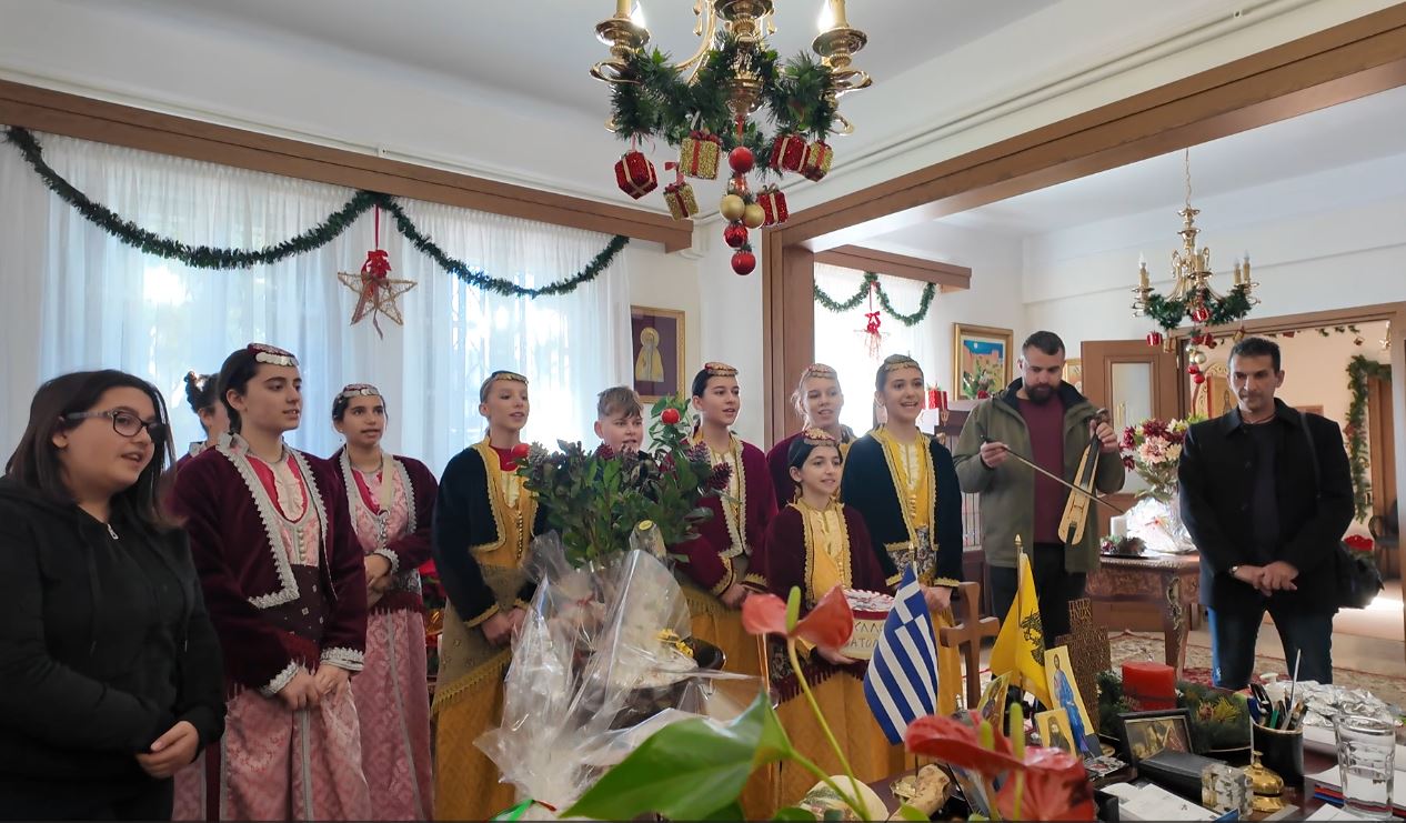 Τα Ποντιακά Κάλαντα των Χριστουγέννων στον Μητροπολίτη Γρεβενών (βίντεο ...