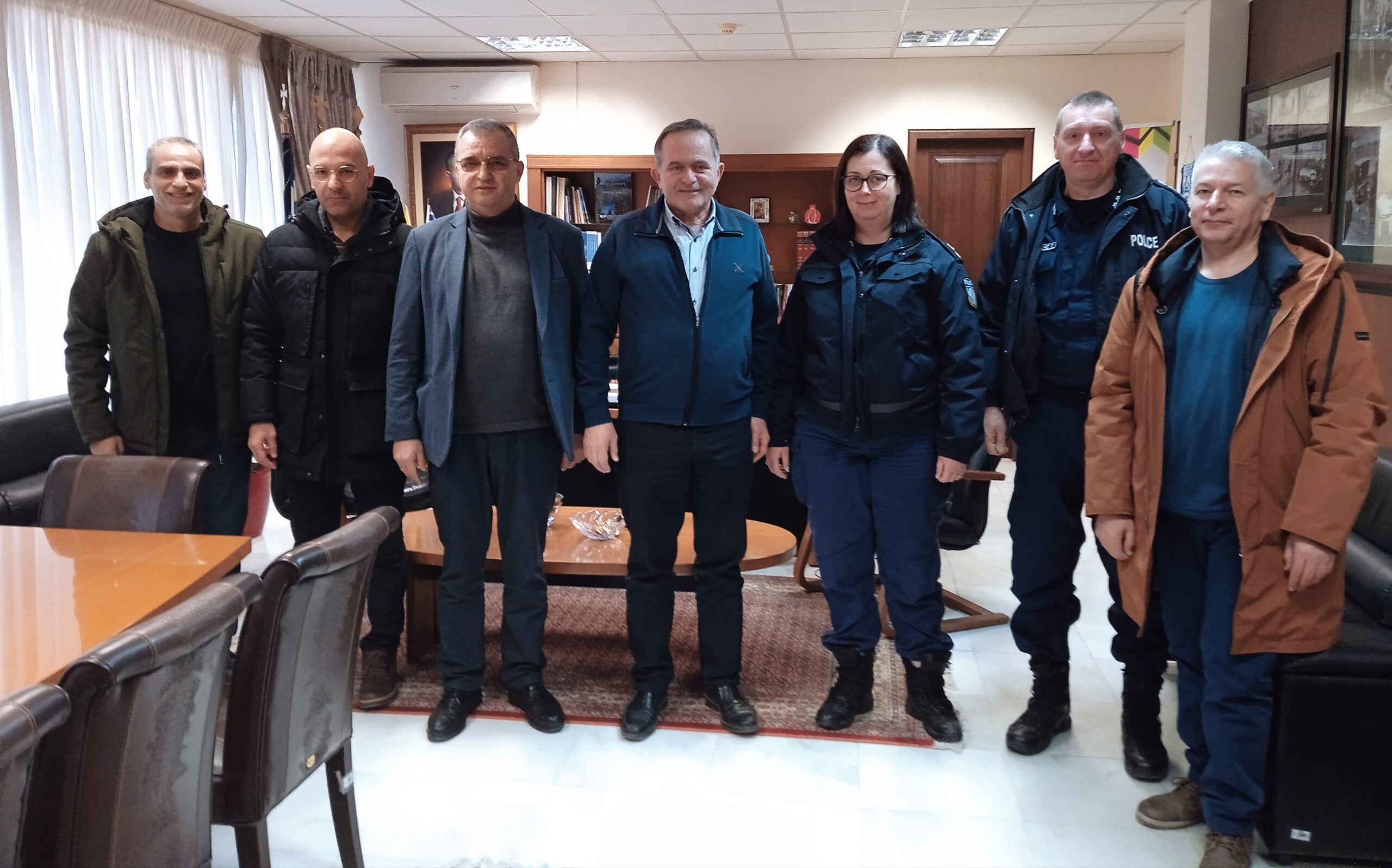 Συνάντηση του Αντιπεριφερειάρχη Γρεβενών με τον Διοικητή Σχολής ...