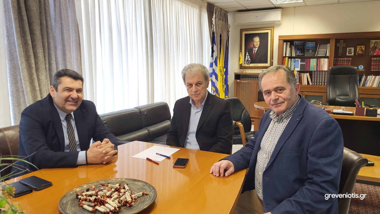 Υπογραφή Προγραμματικής Σύμβασης για την Αντικατάσταση Συνθετικού ...