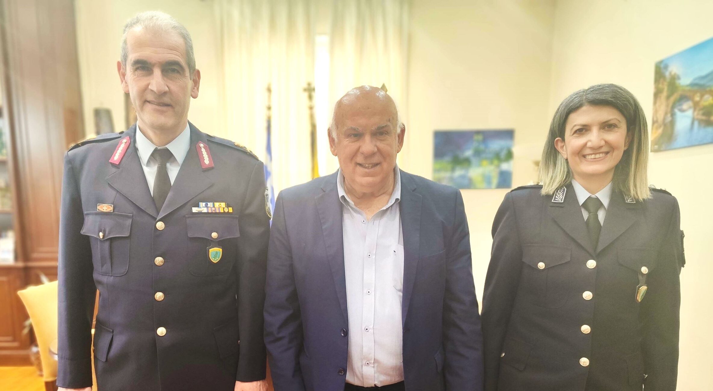 Δελτίο τύπου: Συνάντηση Δημάρχου με τον νεο Γενικό Αστυνομικό Δ/ντη Δυτ ...